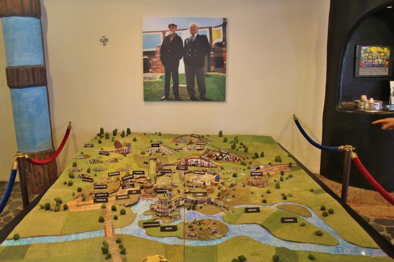 Begegnung mit KR. Robert Rogner der gemeinsam mit Friedensreich ...